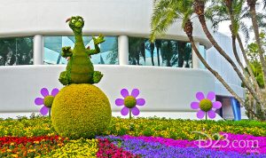 Two Green Thumbs Up for Disney Topiaries - D23