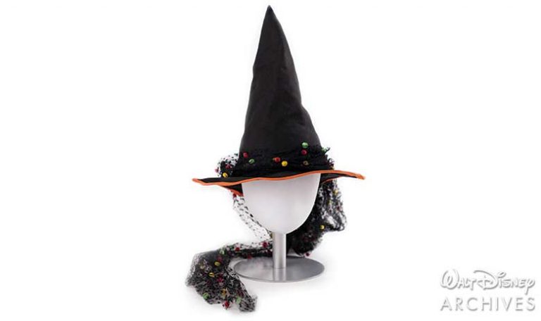 13 Bewitching Props from Hocus Pocus - D23