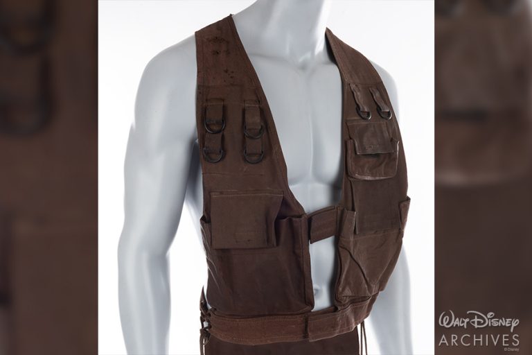 900w-600h_02_WDA_Predator_Dutch_Vest_018_crop - D23