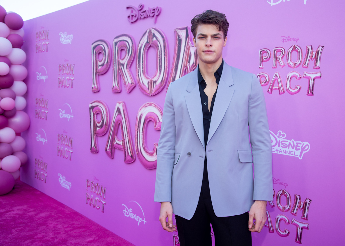 Totally Tubular Photos from the ’80s-Themed Prom Pact Premiere - D23