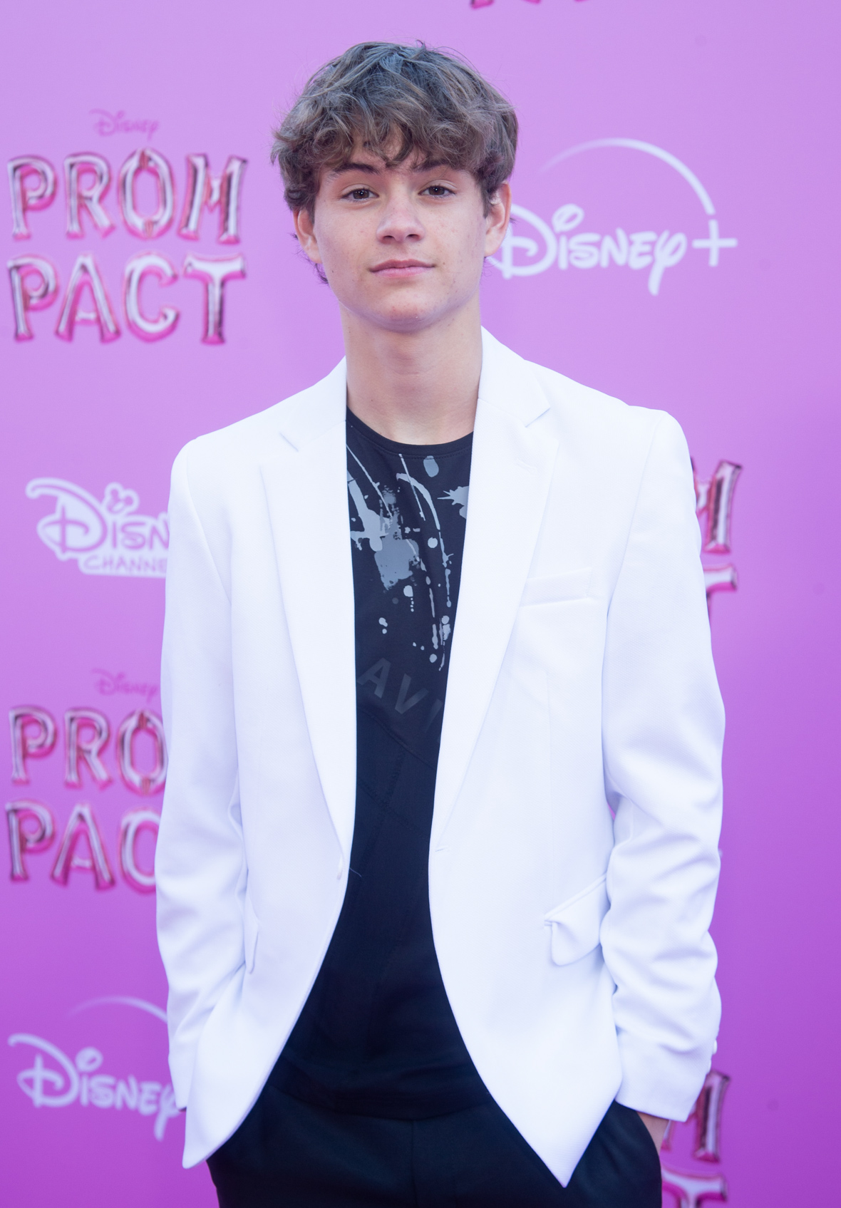 Totally Tubular Photos from the ’80s-Themed Prom Pact Premiere - D23