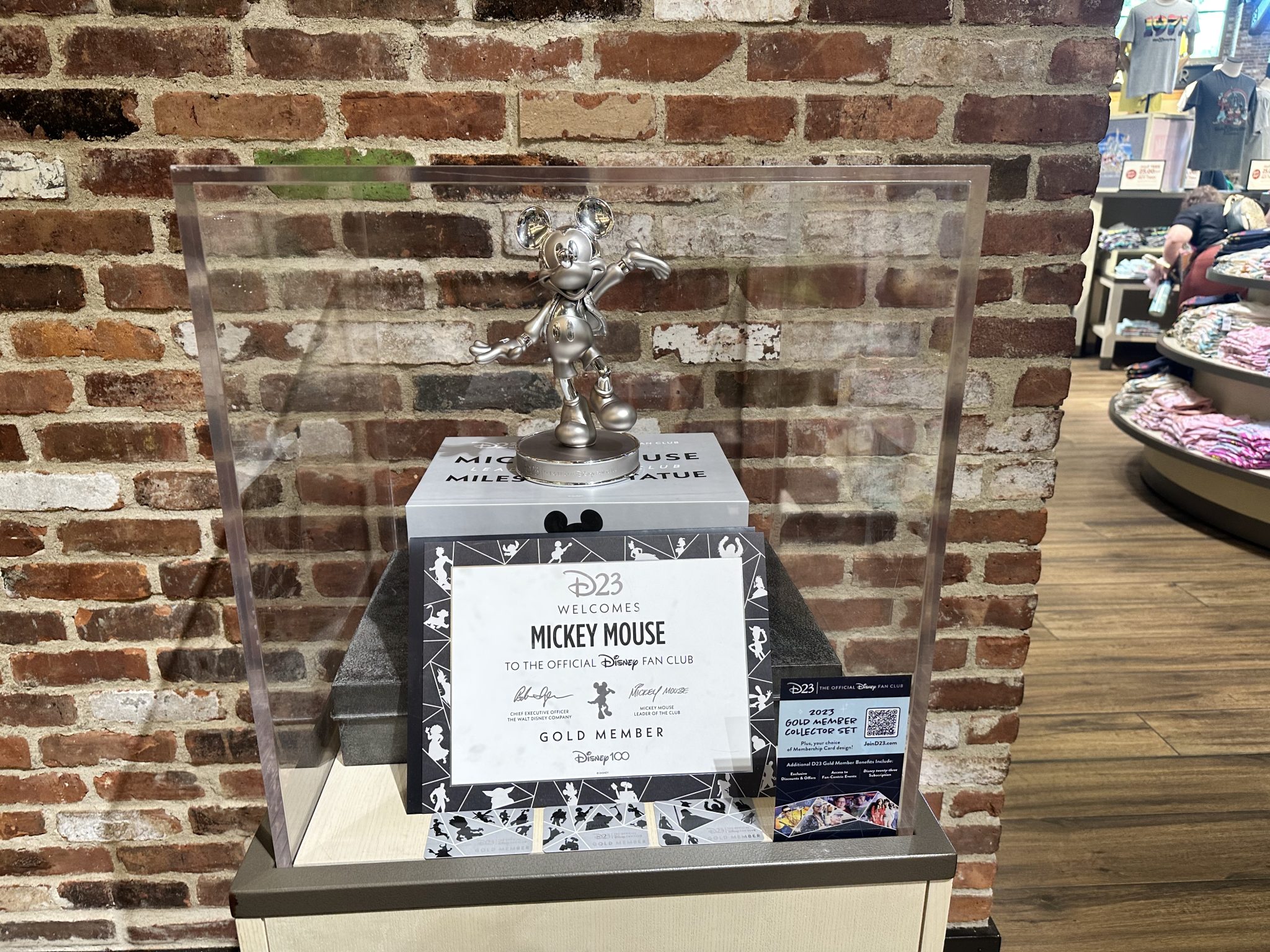 See the Mickey Mouse “Leader of the Club” Milestone Statue at Disney ...